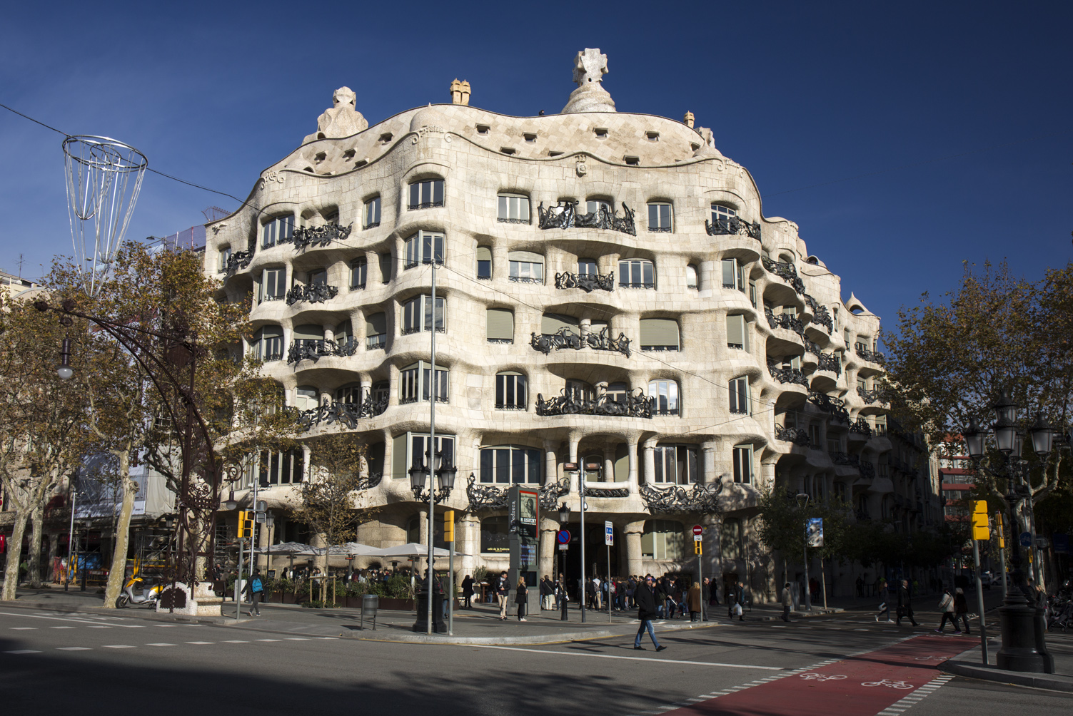 LA PEDRERA: Els balcons de la Pedrera - Activitum.cat